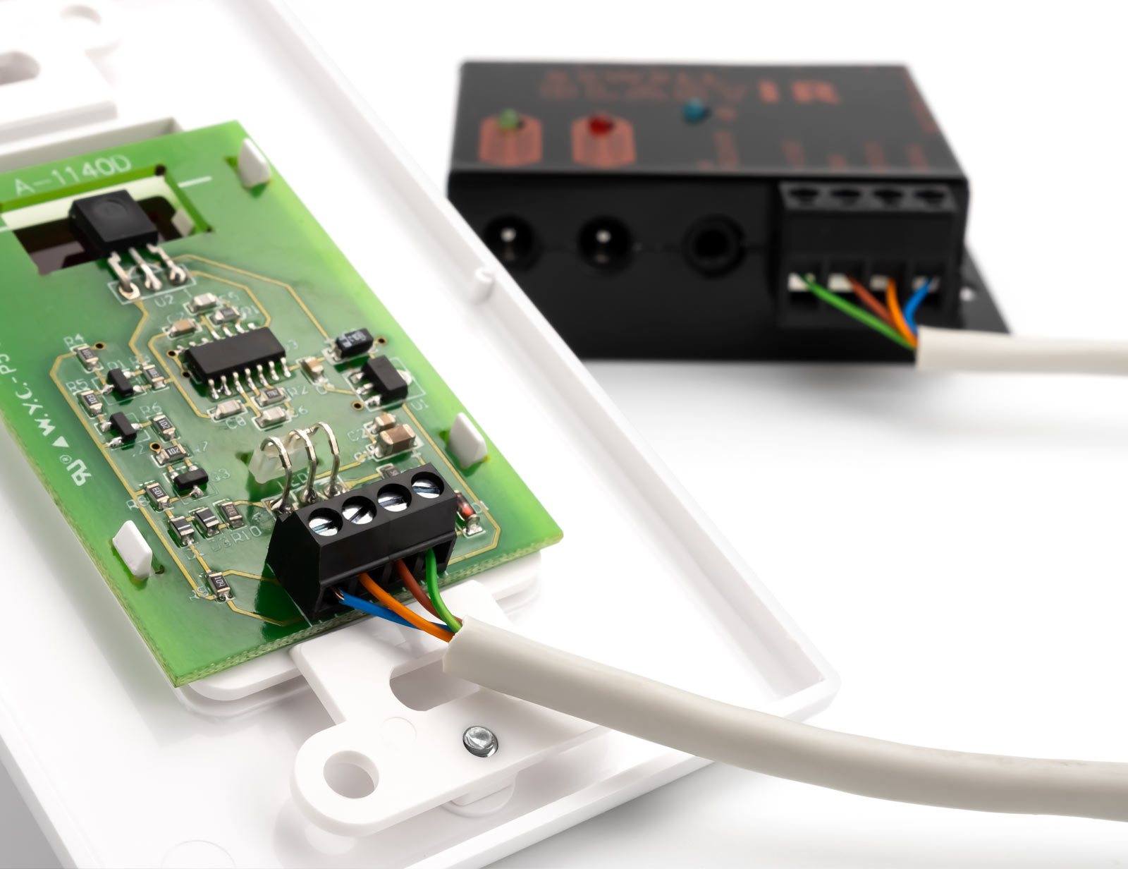 Sewell BlastIR In-Wall Emitter and Receiver Wall Plate Kit — Sewell Direct